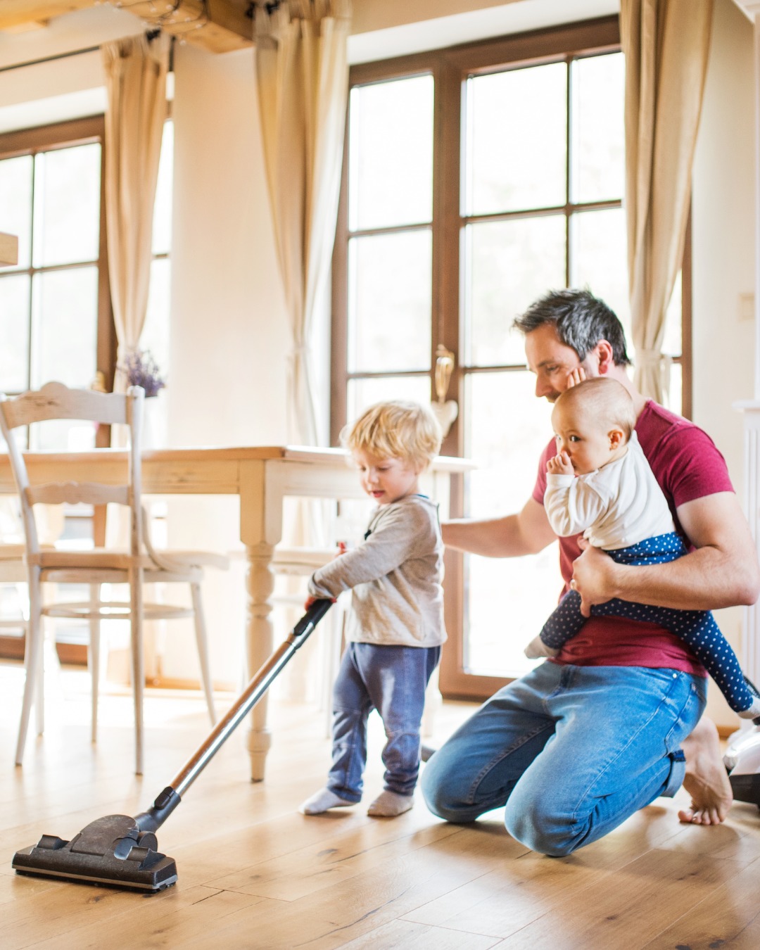 Comment faire participer votre enfant aux tâches ménagères ? - La boite ...